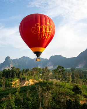 Hot Air Balloons in Vang Vieng - The Complete Guide — Adventures of Jellie