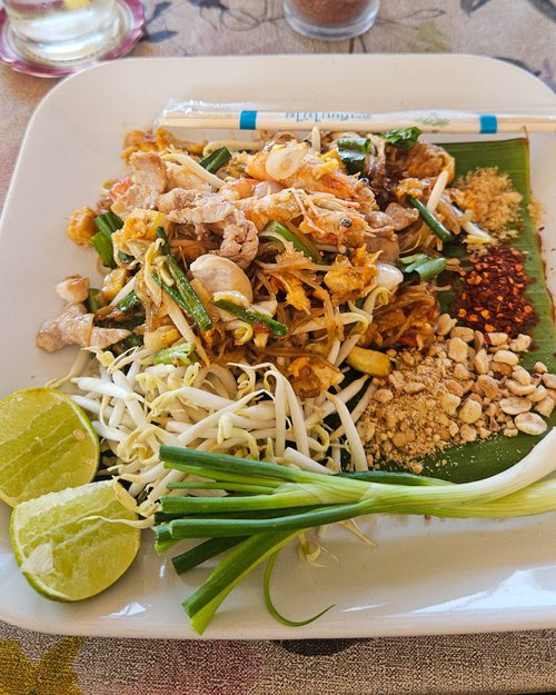 Sakon Nakhon City And Town Travel Guide — Adventures of Jellie