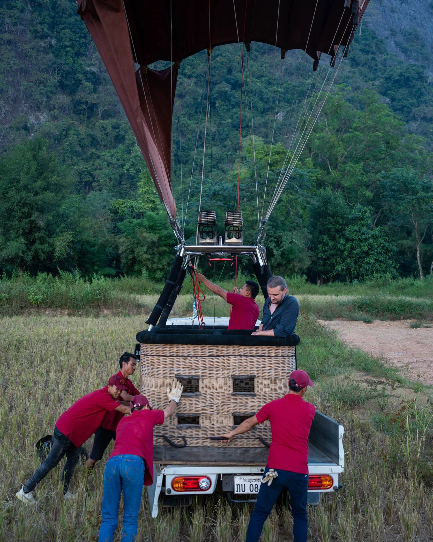 Hot Air Balloons in Vang Vieng - The Complete Guide — Adventures of Jellie
