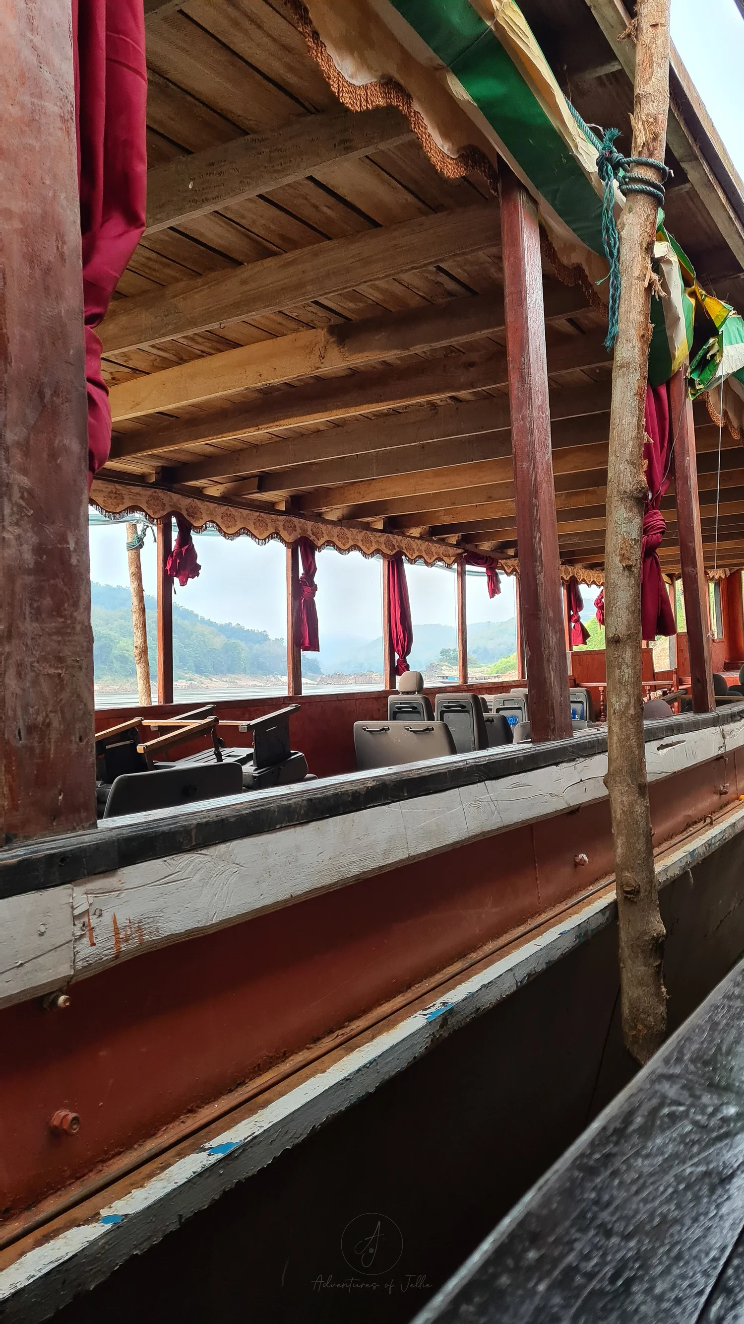 The Slow Boats of Laos - A Journey on the Mekong River - Huay Xai ...