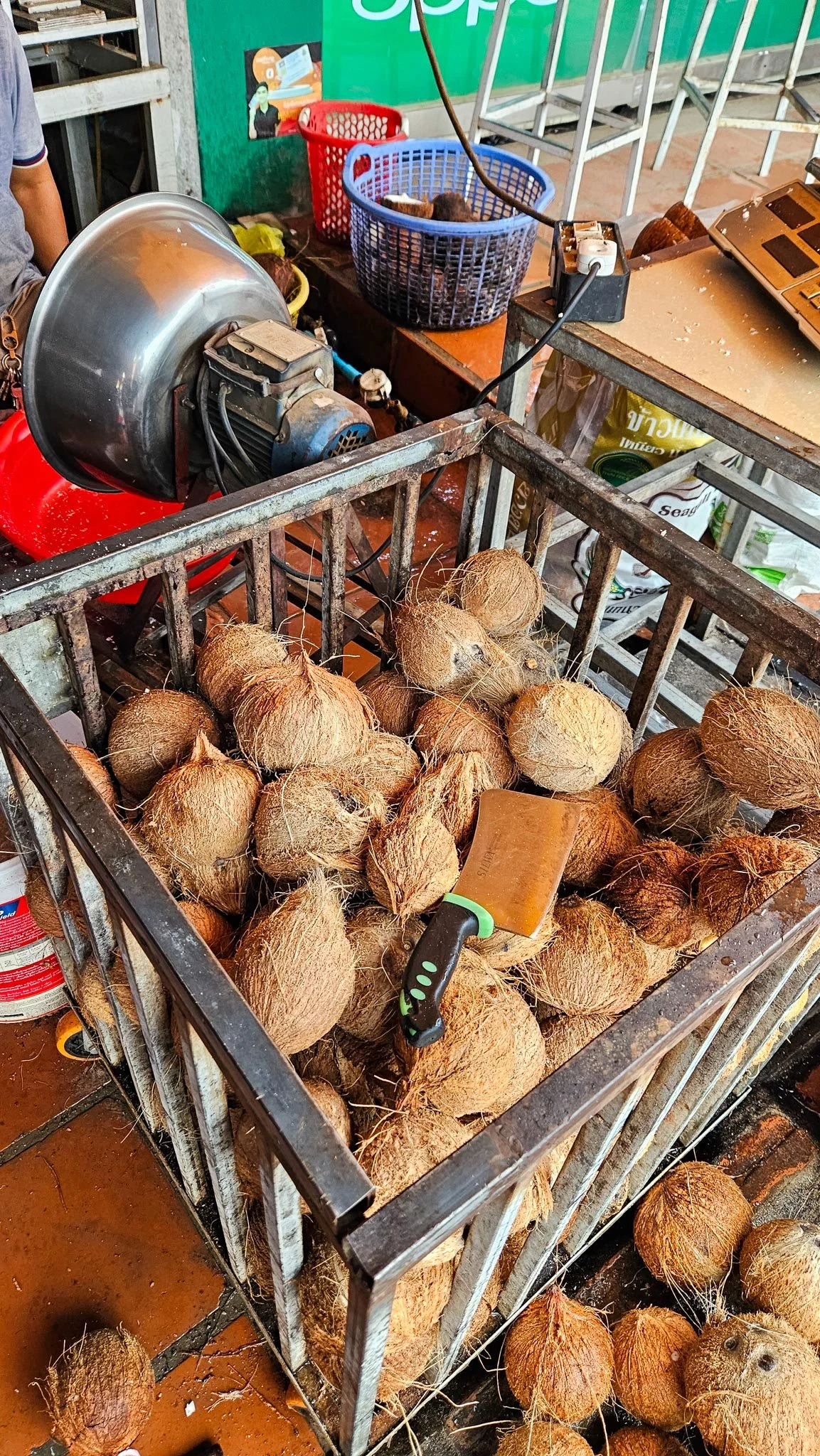 A cooking class in Cambodia - eating Khmer food with the Smokin' Pot in ...