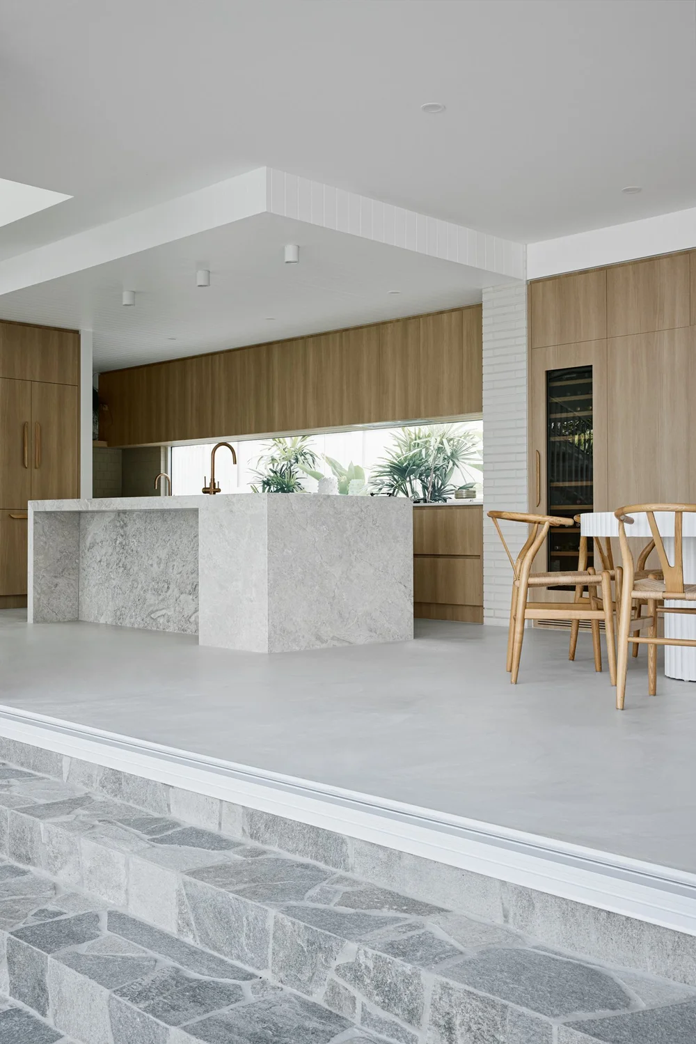 Vantage House — Seamless Overlays