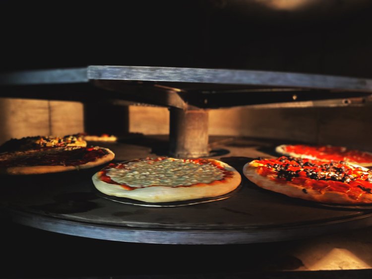 Ally's Pizza