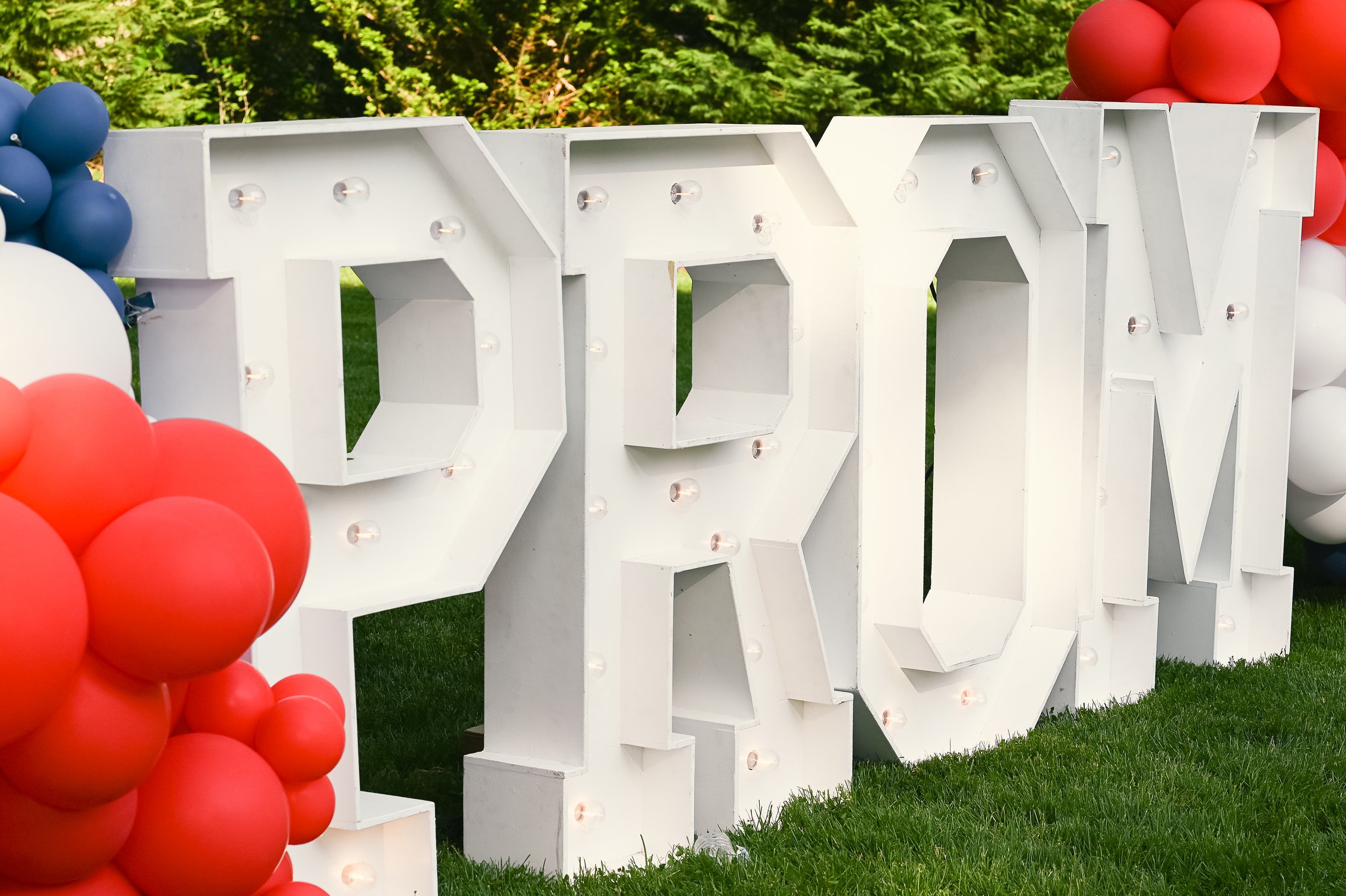 Why You Should Hire a Photographer for Your Pre-Prom Party — Erin ...