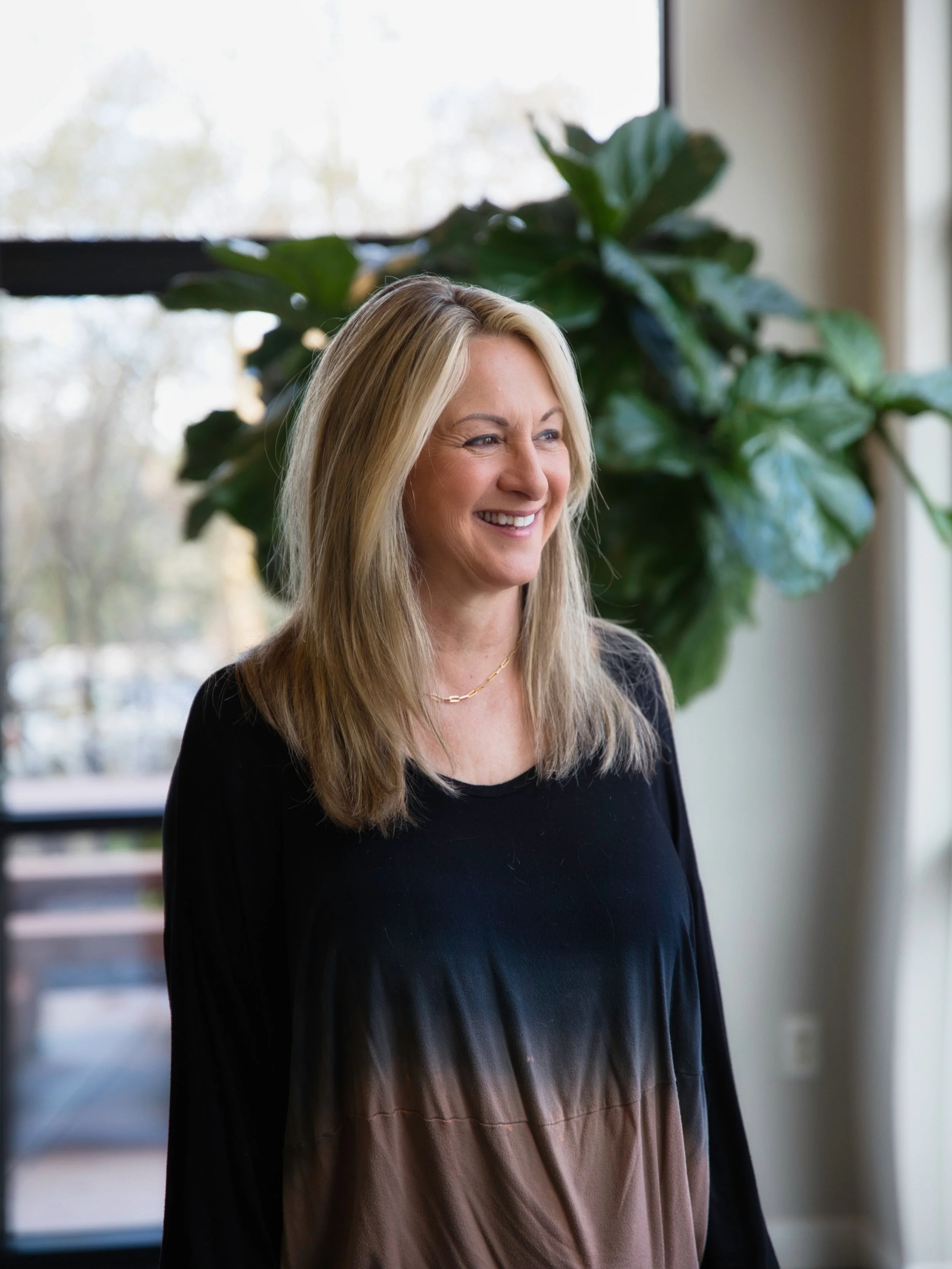 Folsom — Studio 55 Salon Suites