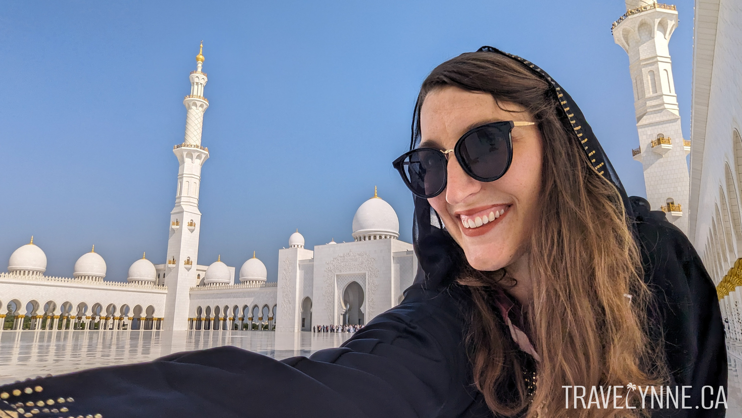 Tips for Women: Experience Abu Dhabi's Sheikh Zayed Mosque — Travelynne