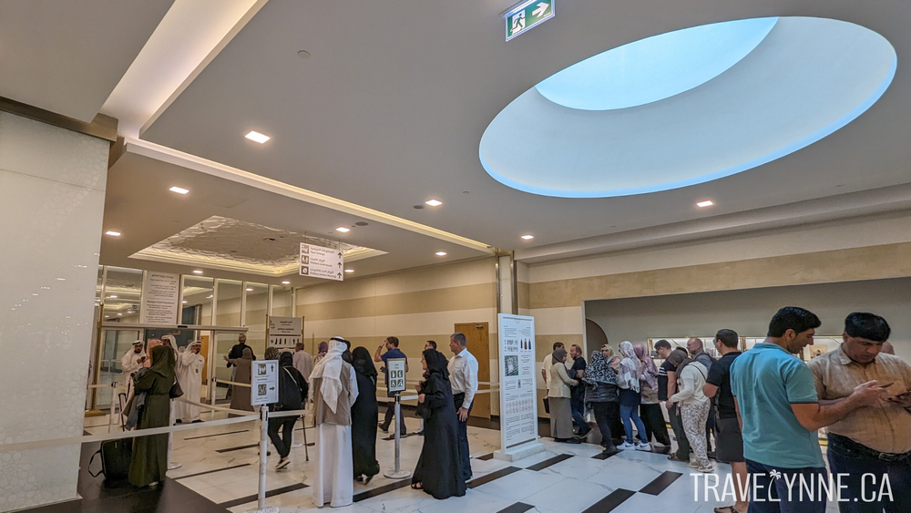 Tips for Women: Experience Abu Dhabi's Sheikh Zayed Mosque — Travelynne