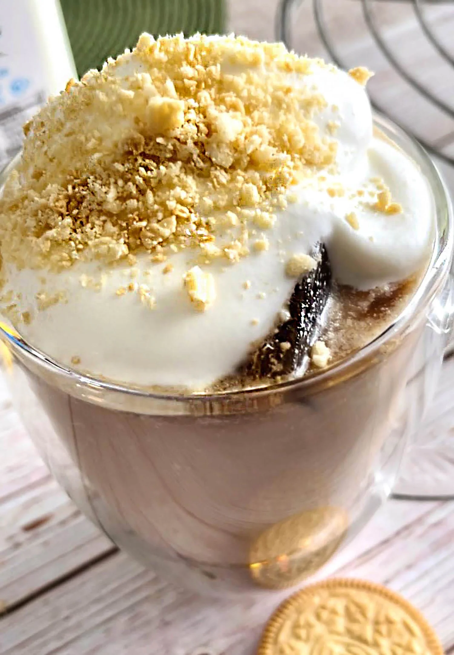 Iced Golden Oreo Cookie Latte — Vintage By the Bite Retro Food Blog