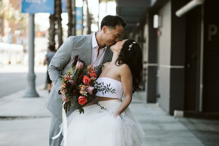 how-to-pose-a-petite-tall-couple — La Petite Photo