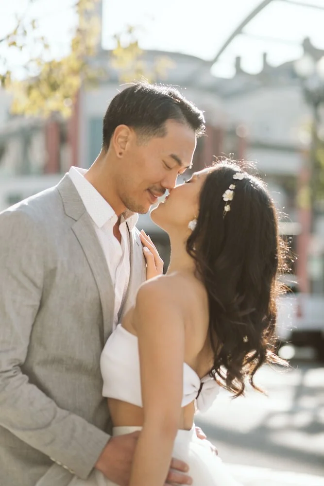 how-to-pose-a-petite-tall-couple — La Petite Photo