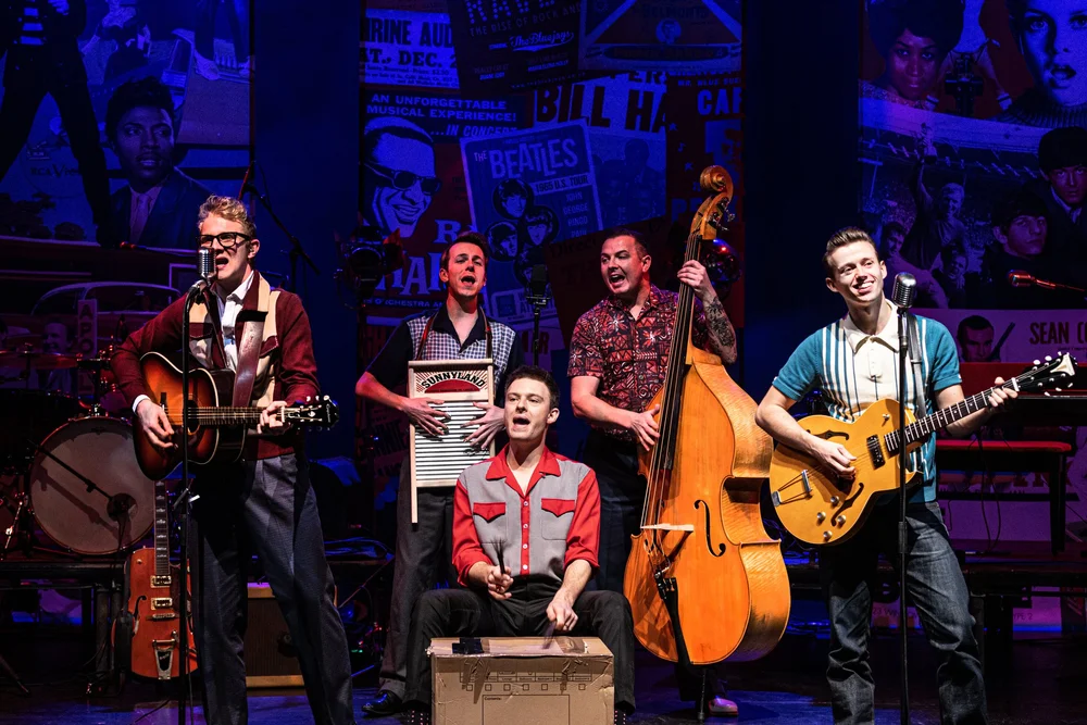 Rave On - The Ultimate 50s and 60s Experience!