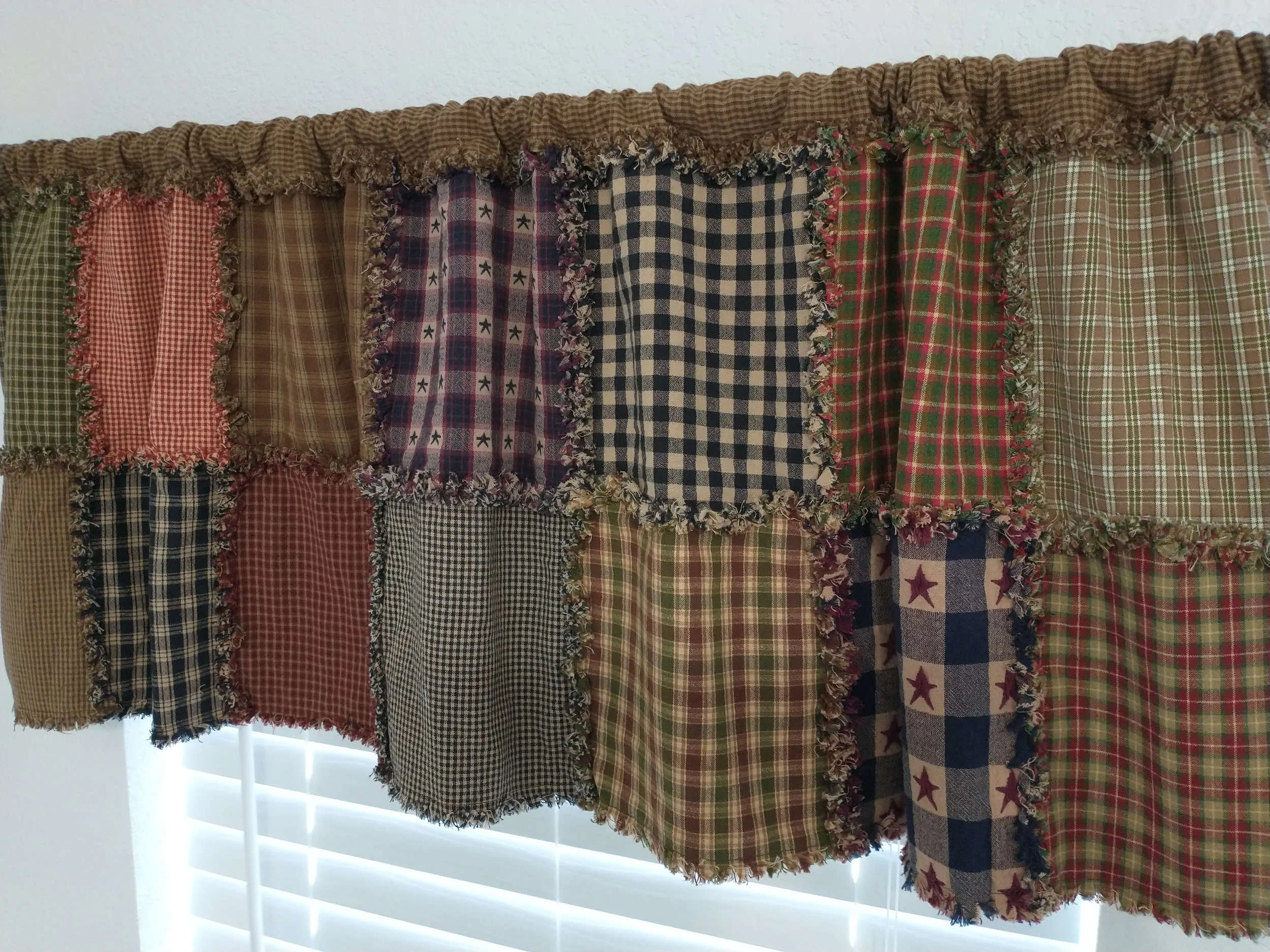Floral Cottage Valance — Windmill Country Threads
