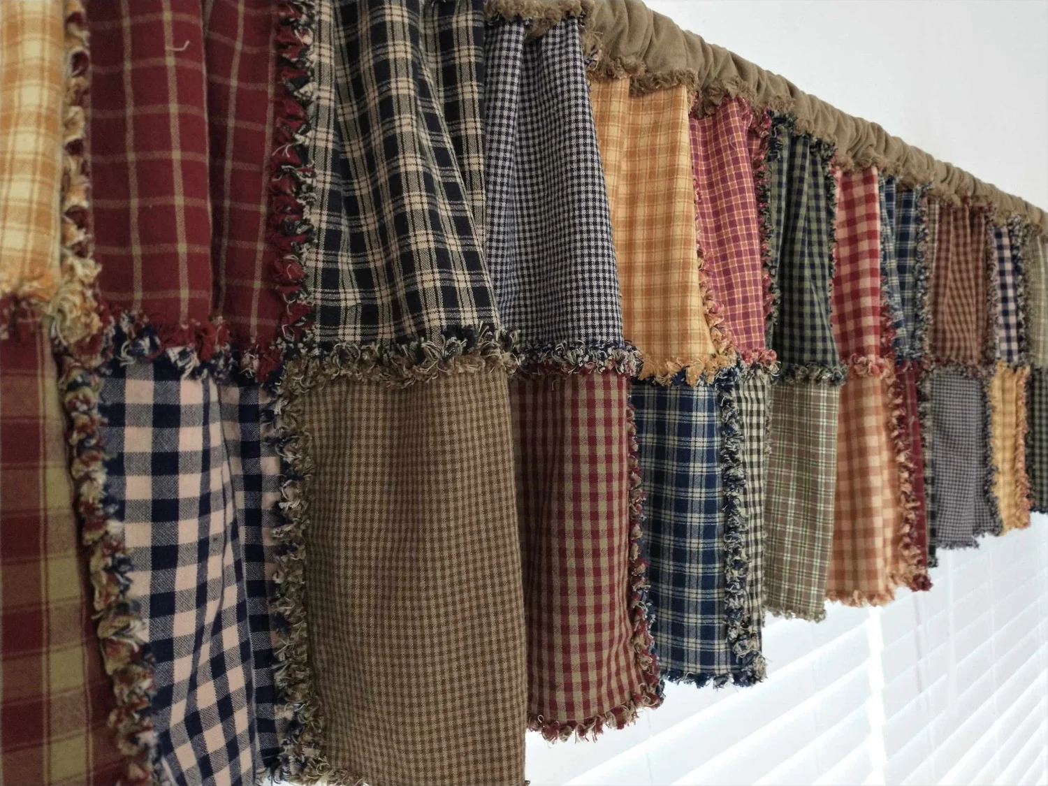 Floral Cottage Valance — Windmill Country Threads
