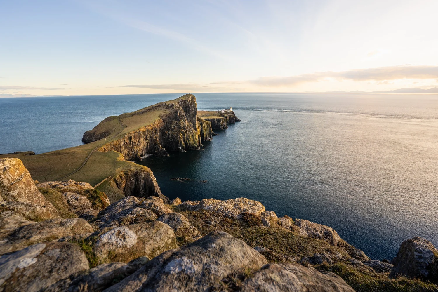 Neist Point Lighthouse Isle of Skye – Is this the Best Sunset Spot on ...