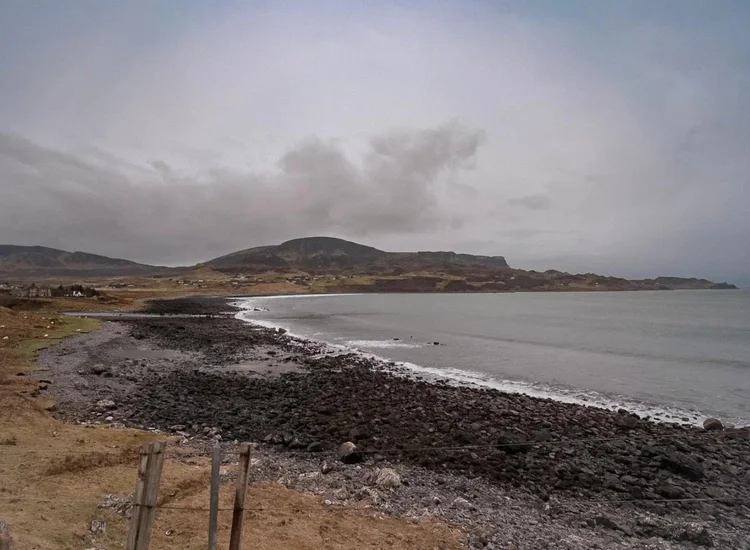 Staffin Beach (An Corran) – Where to Find Dinosaur Footprints on the ...