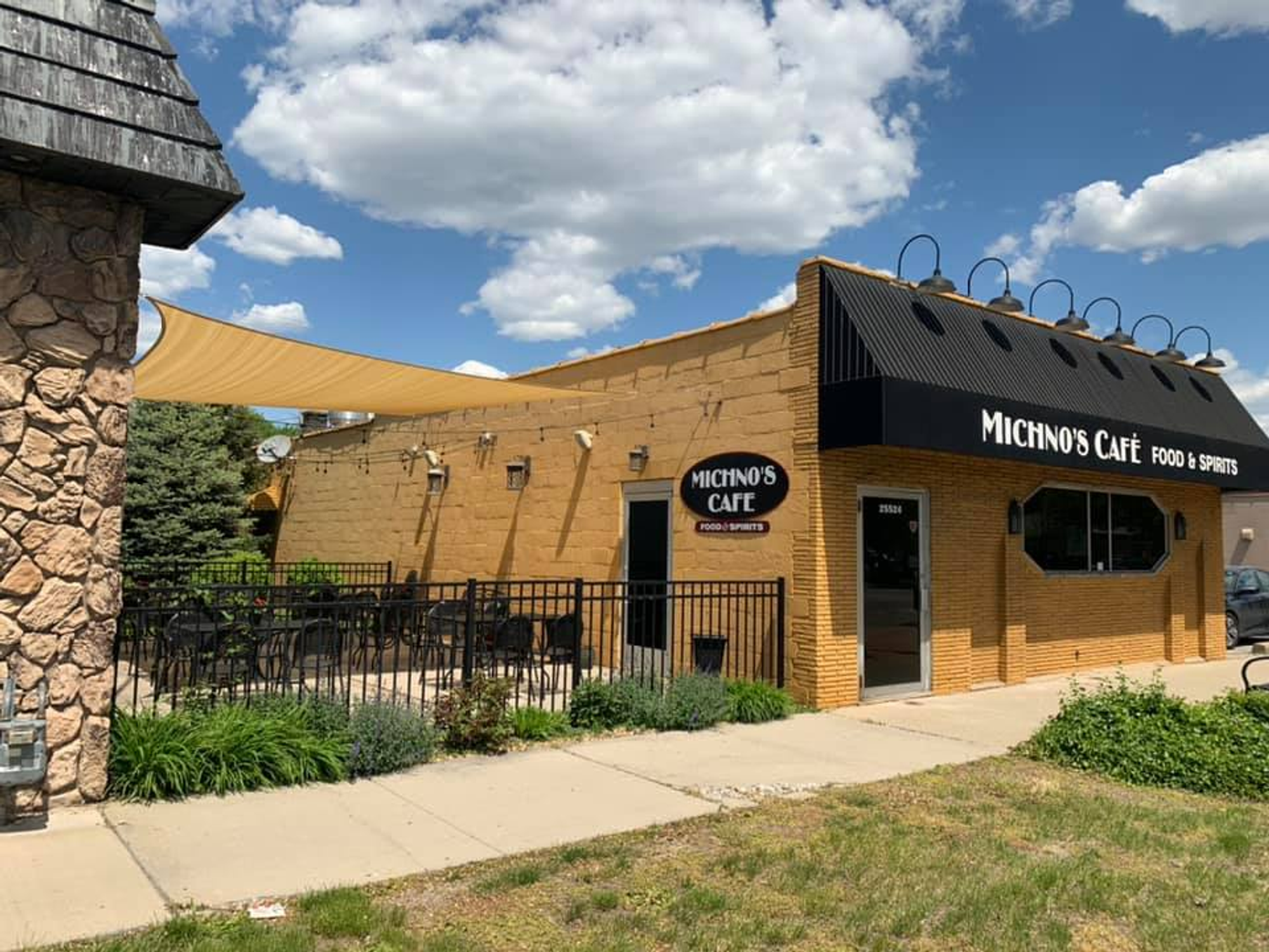 Metro Detroit: Redford’s Michno’s Cafe — Beckerz Bites