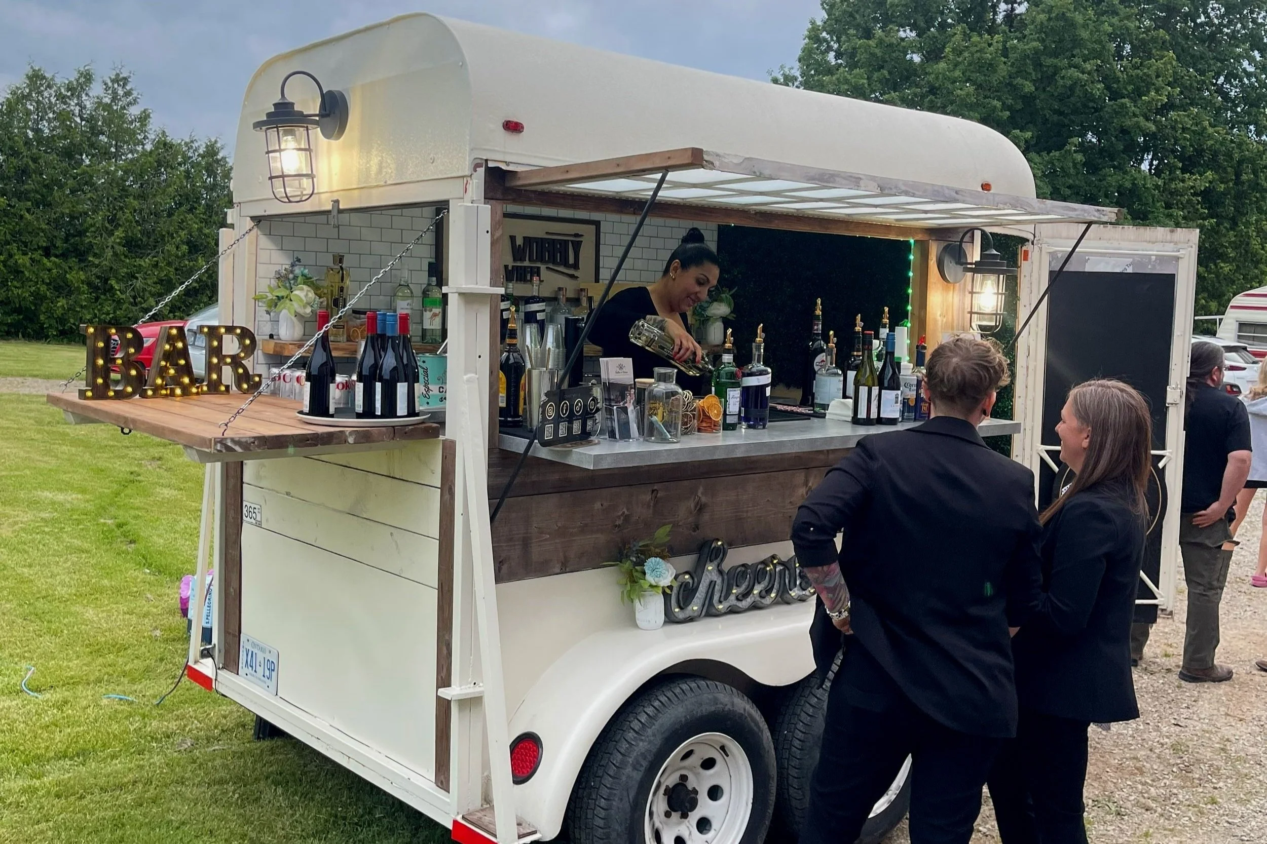Mobile Bar & Rentals for Weddings, and Corporate Events ~ Bulles et Bieres