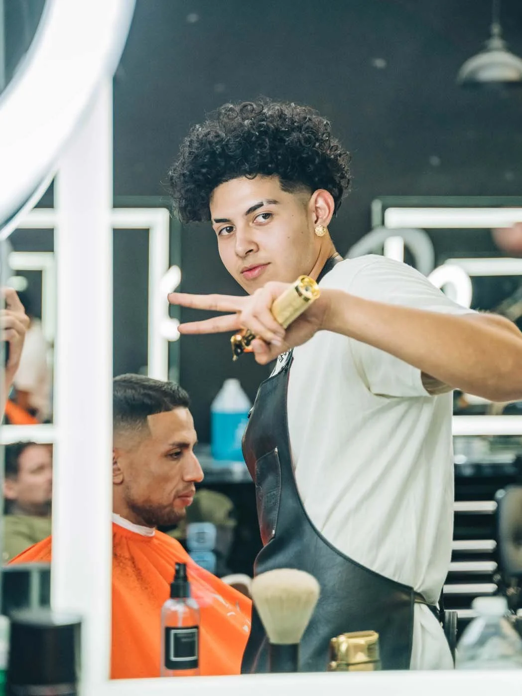 THE LUXX BARBERSHOP