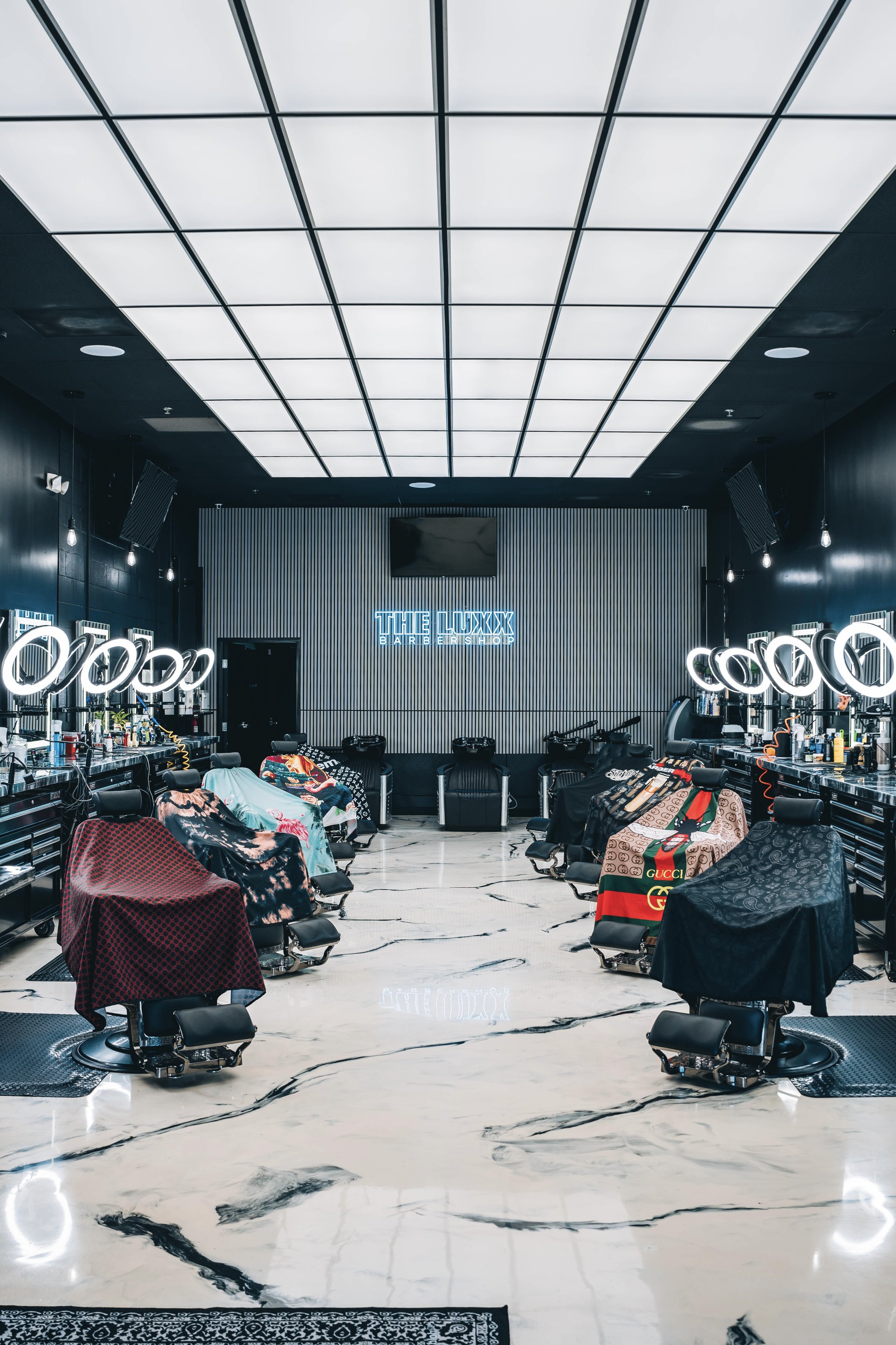 THE LUXX BARBERSHOP