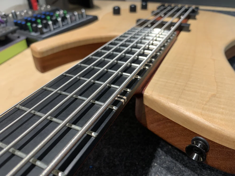 Pipe Dream 5-String Short Scale Bass — Pipe Dream Fretworks