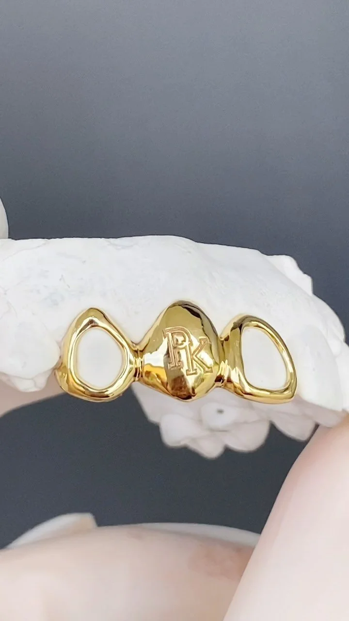 GRILLZ — GRILLZ QUEEN