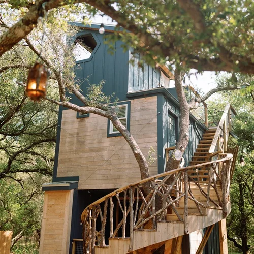 HoneyTree | Escape to a Treehouse in Fredericksburg, Texas