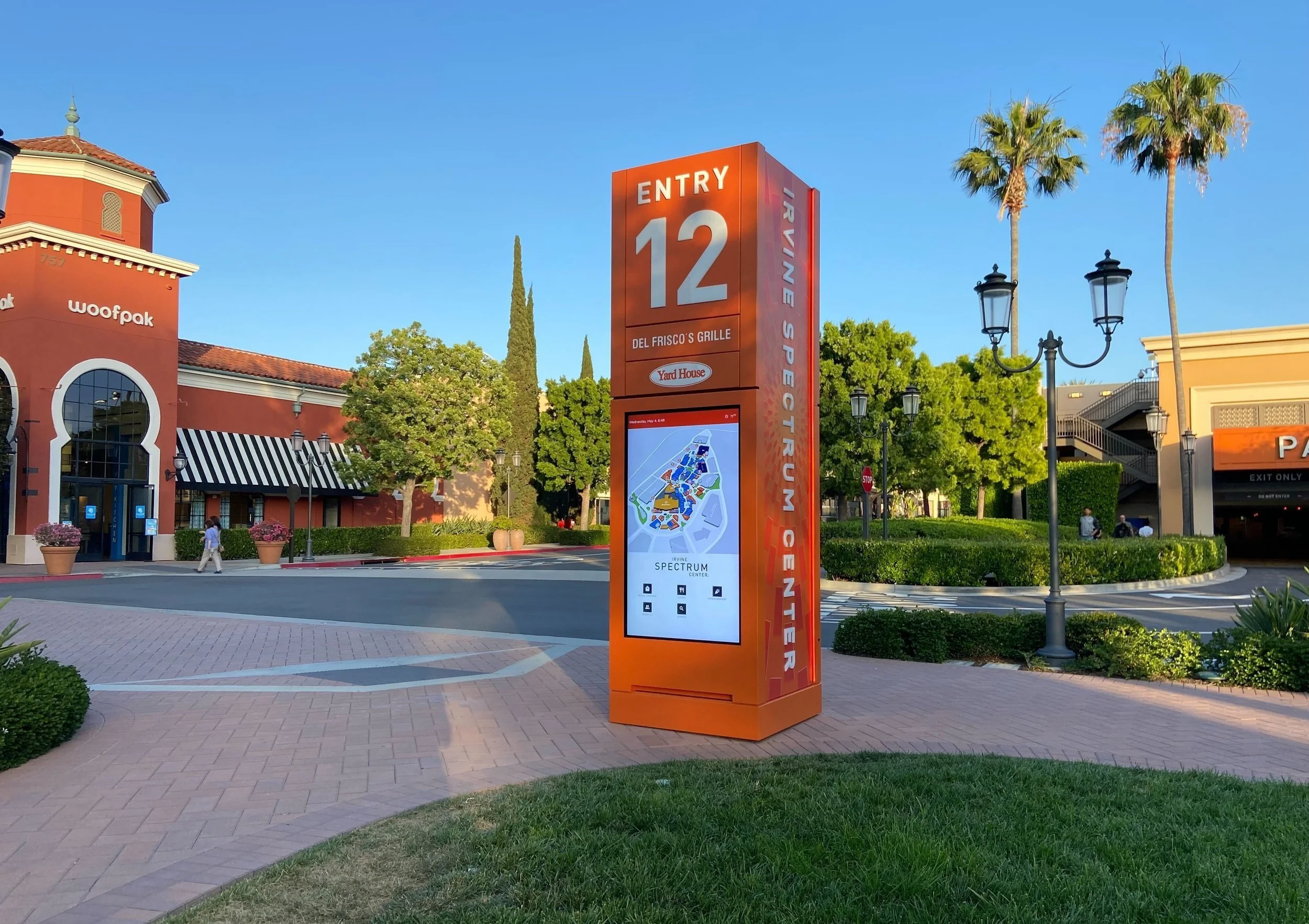 Outdoor Digital Kiosk — Rove IQ