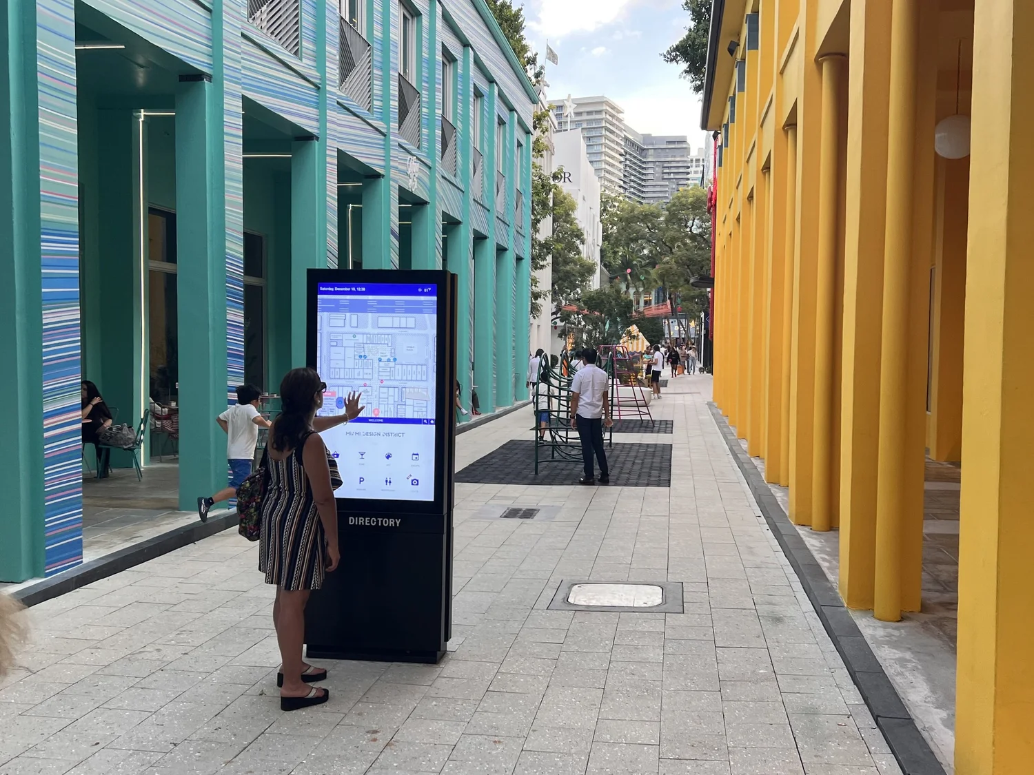 Outdoor Digital Kiosk — Rove IQ