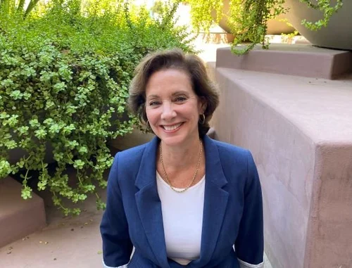 About 1 — Laura Royal Consulting