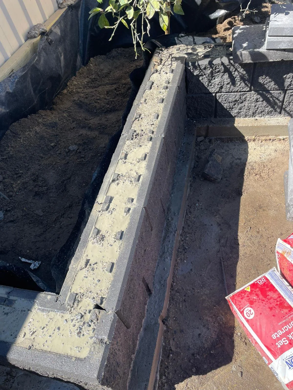 Build Strong & Stylish Versaloc blocks - Retaining Walls with Reltona ...