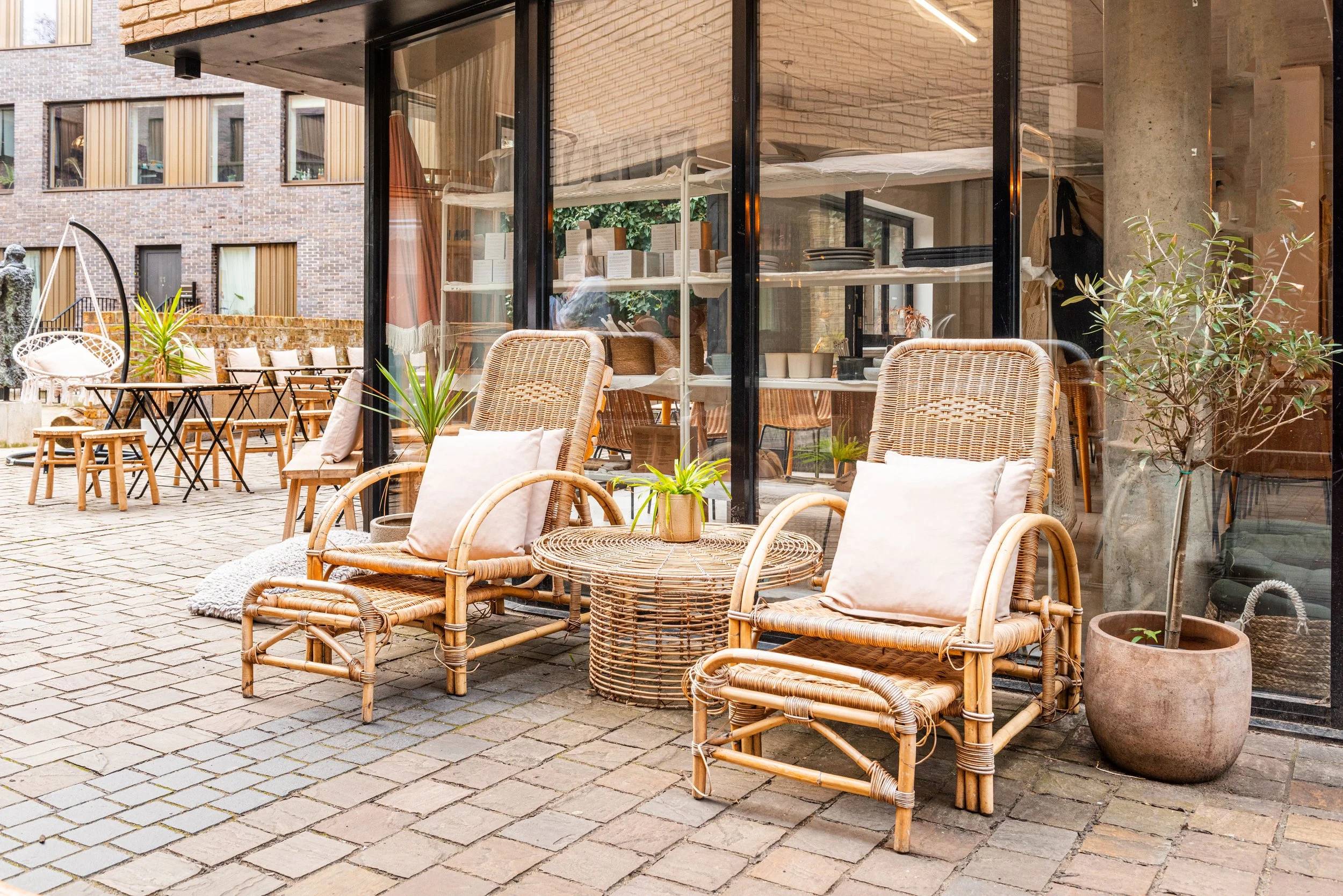 Hackney Menu — W A V E