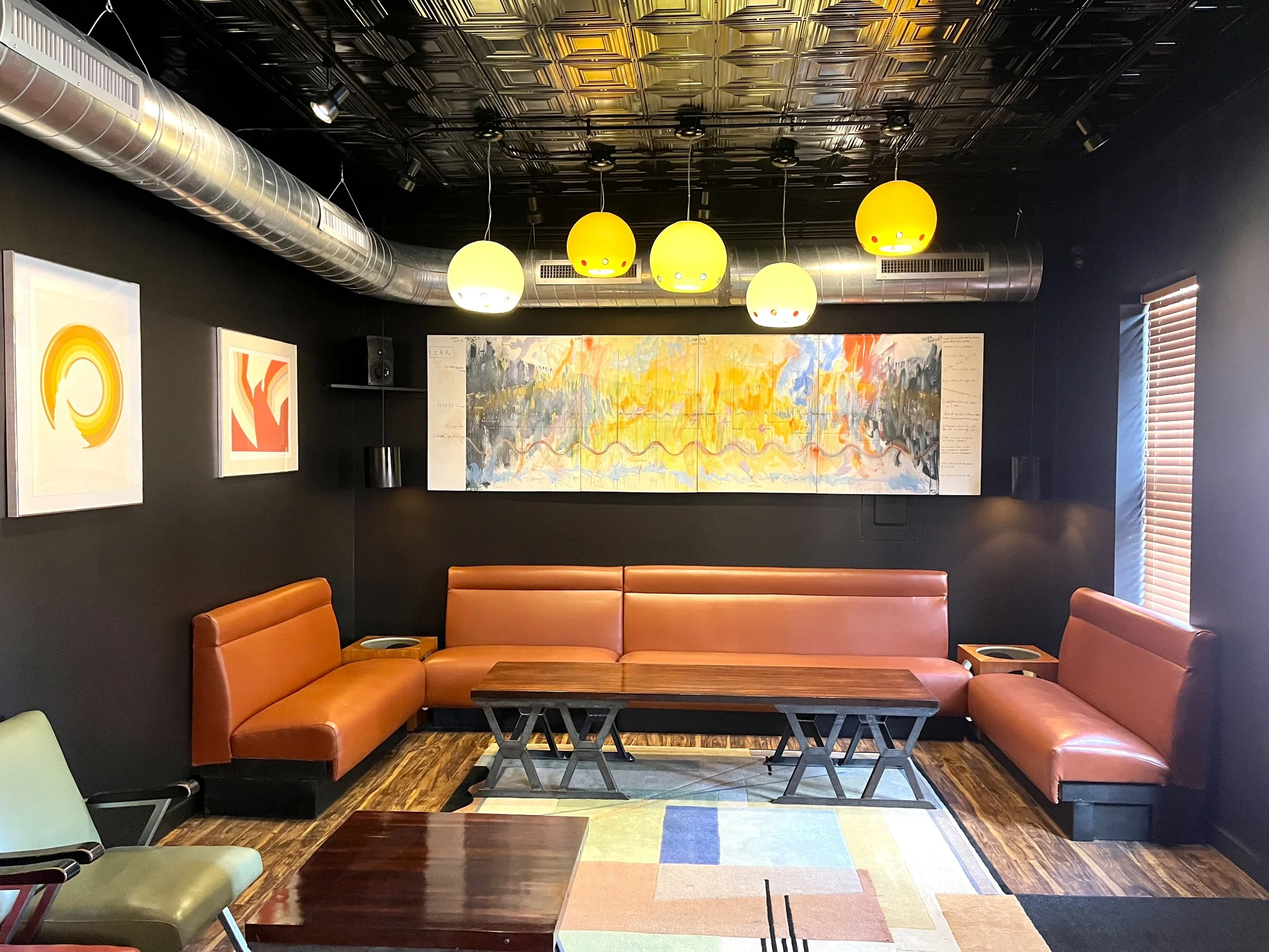 Photos — The Saturn Lounge