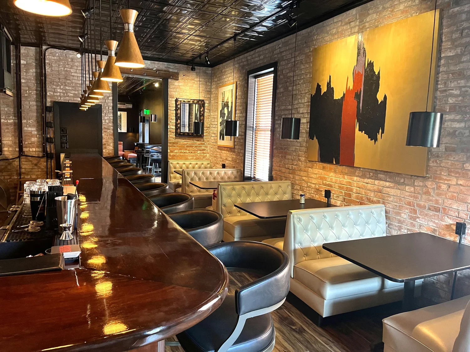 Photos — The Saturn Lounge