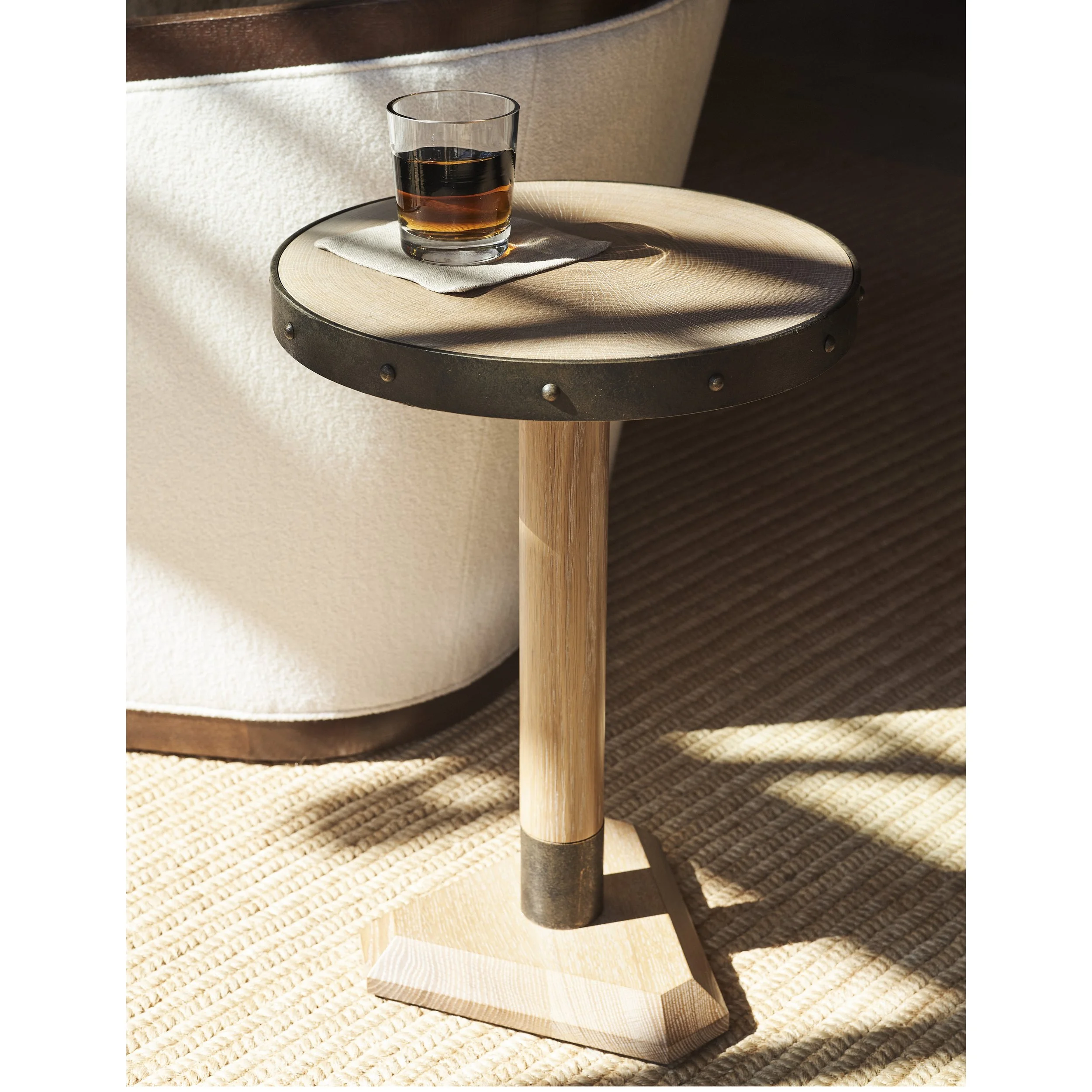 CESAR DRINKS TABLE — ALFREDO PAREDES