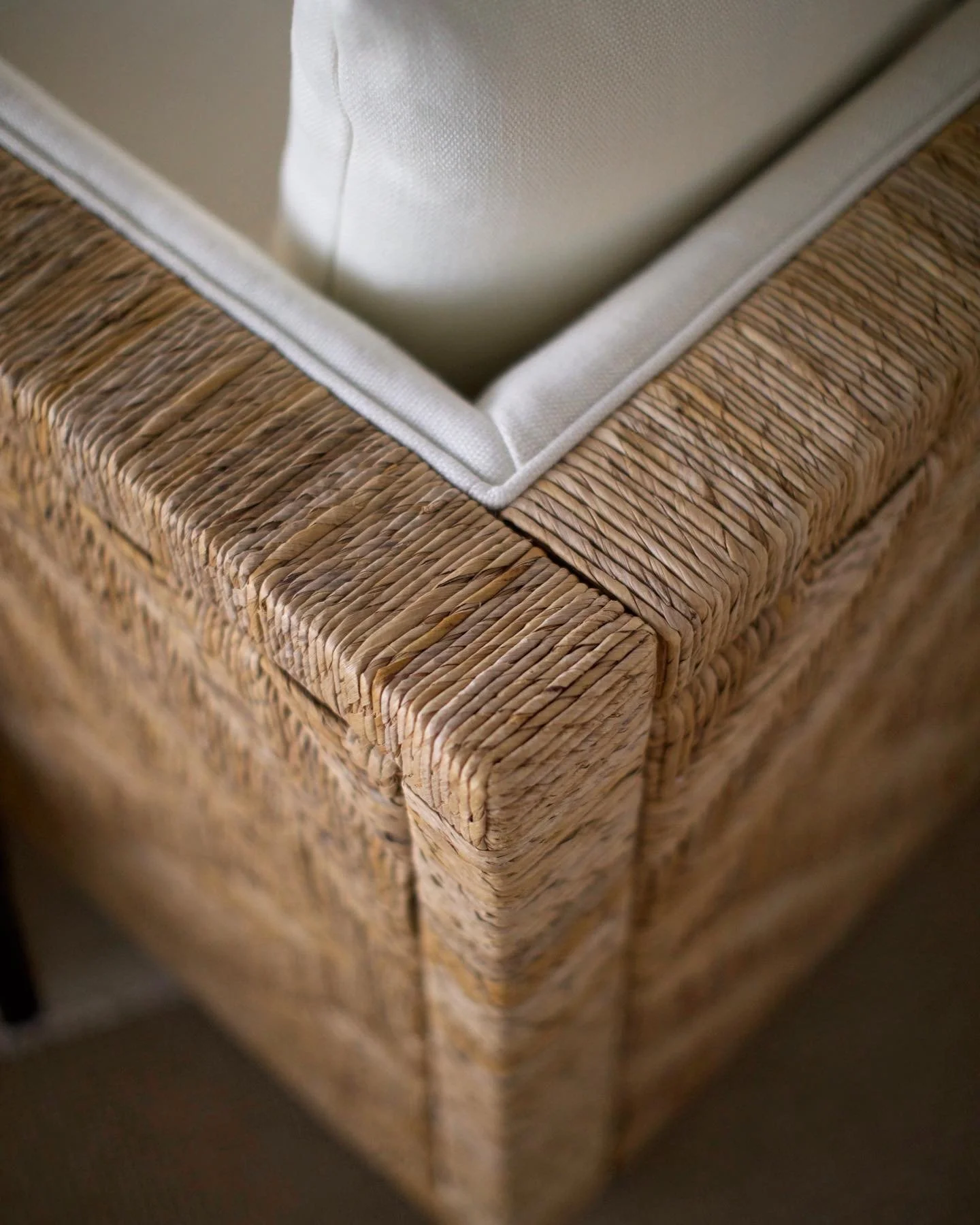 DELFINA ARM CHAIR — ALFREDO PAREDES