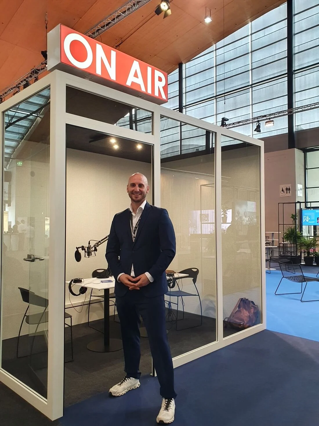 Messe-Moderator mit Wow-Effekt 🎤 Simon Diez bringt Stimmung an den ...