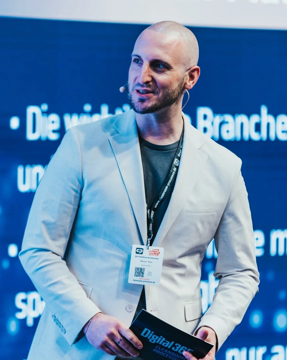 Kultur-Moderator buchen — Simon Diez