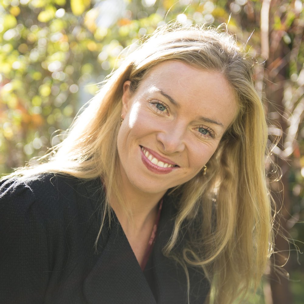 Dancing with Bees by Anna Maynard — Echo Publishing