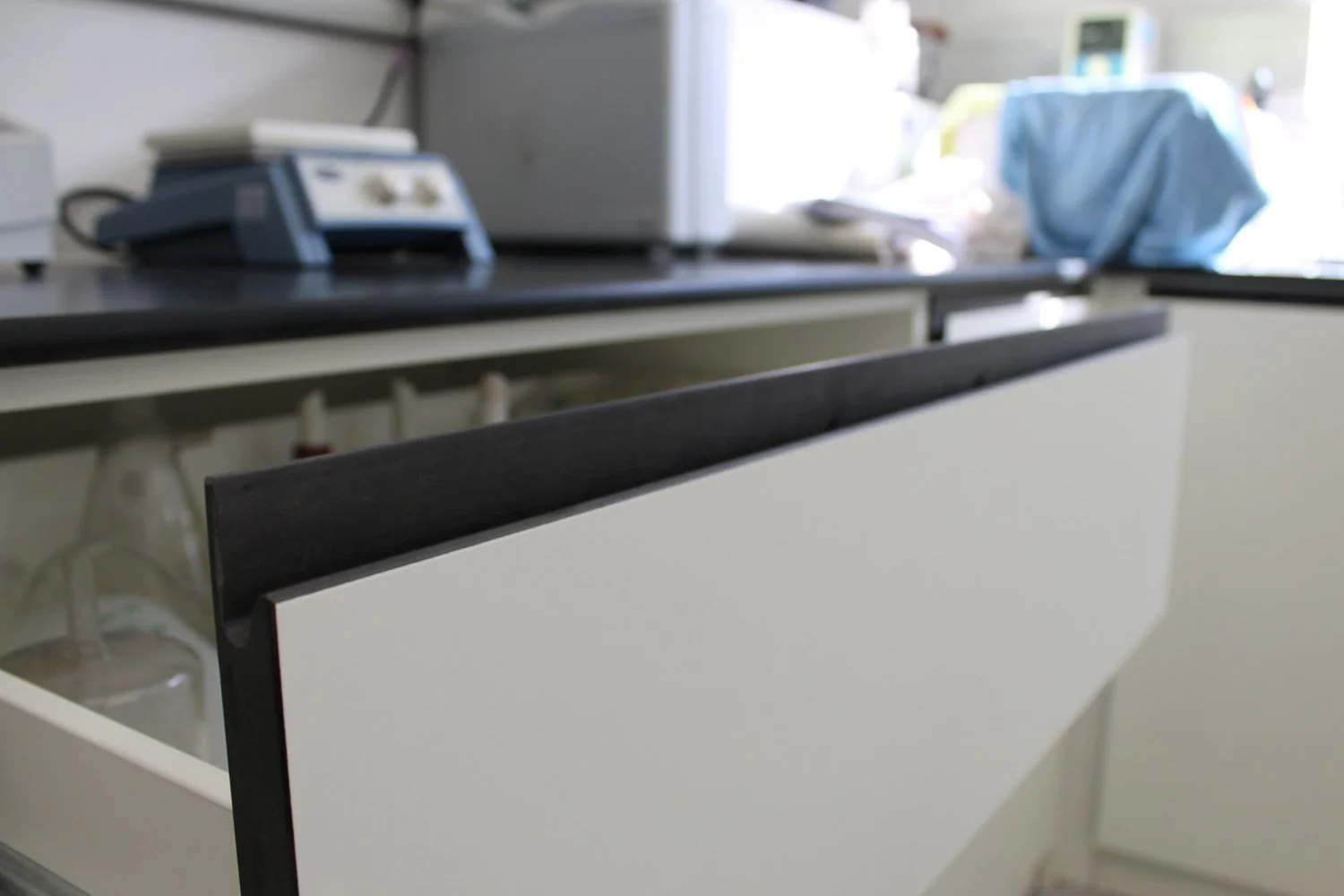 Custom Laboratory Worktops for Healthcare, Pharmaceutical & Medical ...