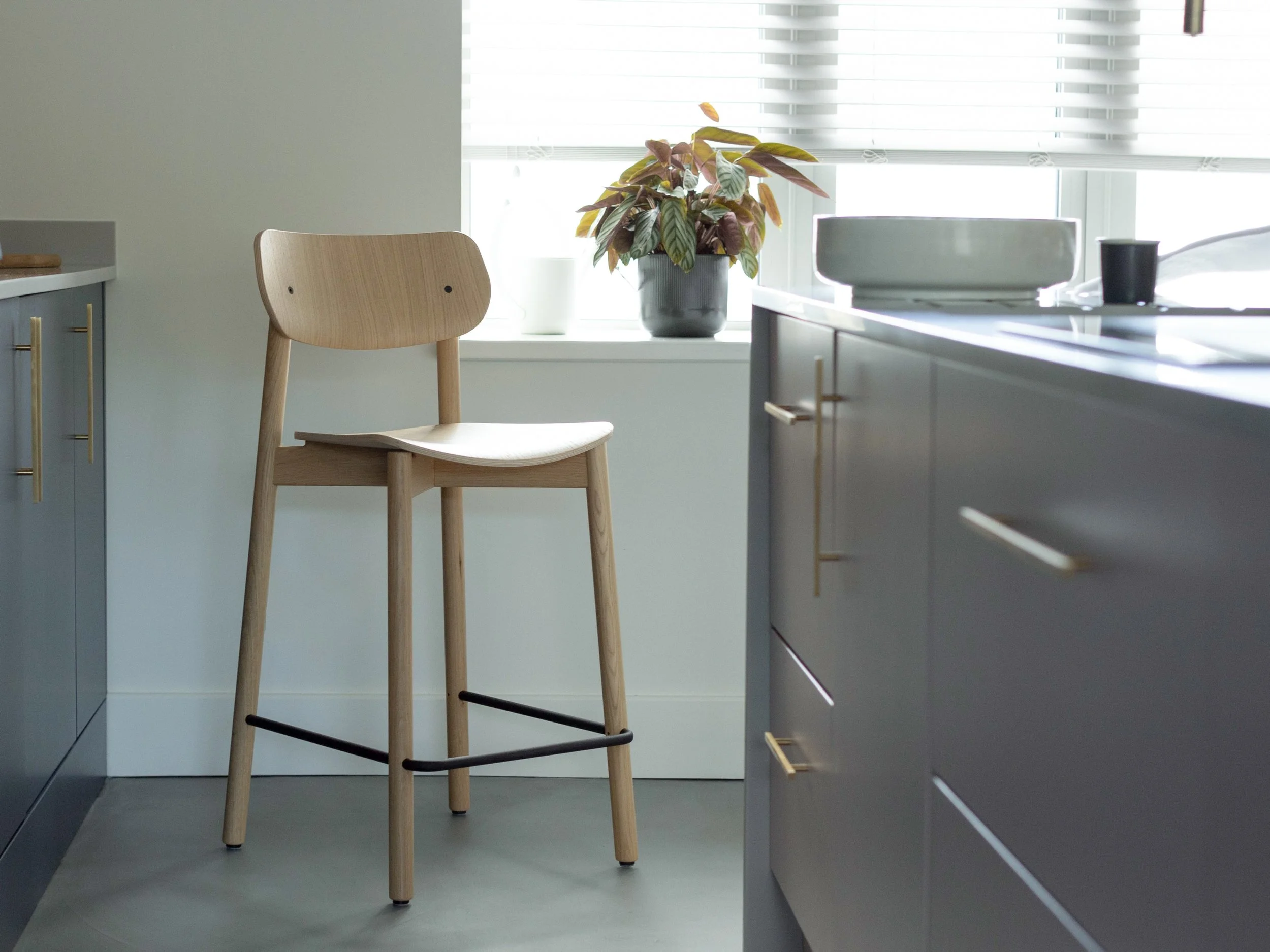 Honest — Otis Stool | Oak