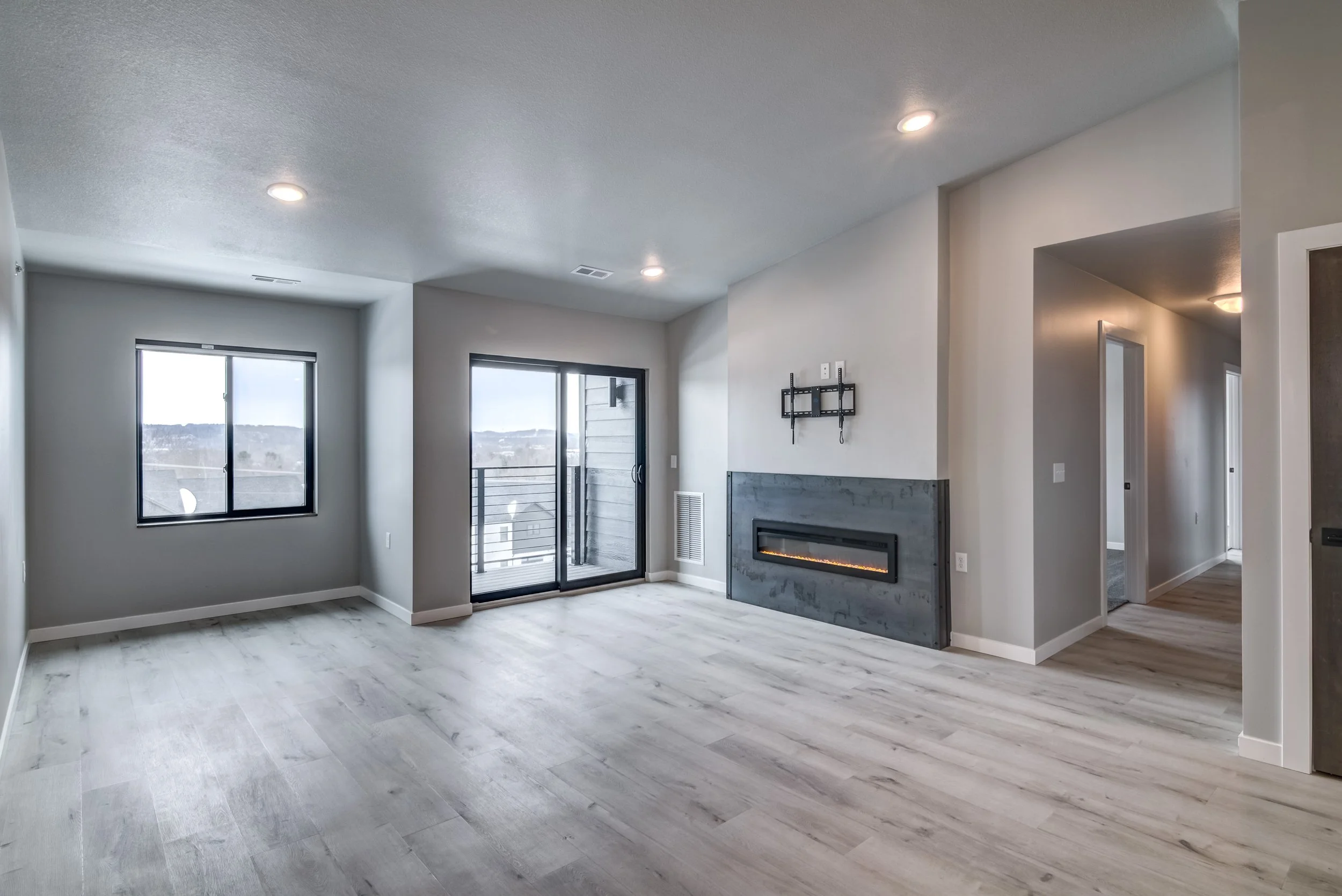 City Line Heights - 2 Bedroom Available NOW — RyKey Properties ...