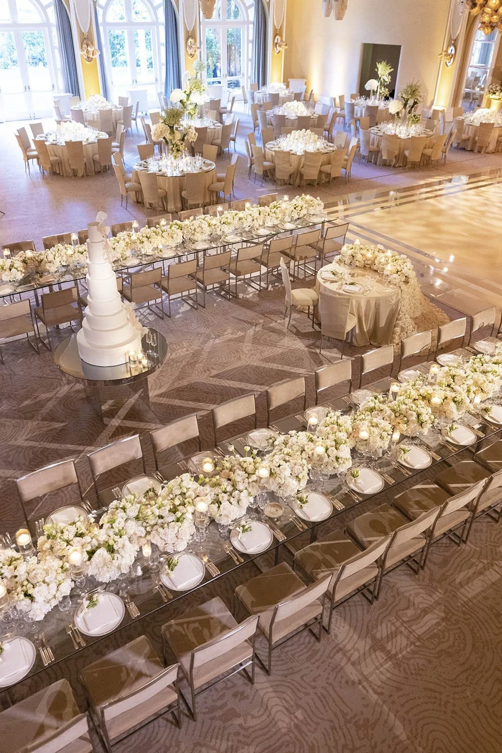 Creative Floral Details Elevate a Beverly Hills Hotel Wedding | Eddie ...