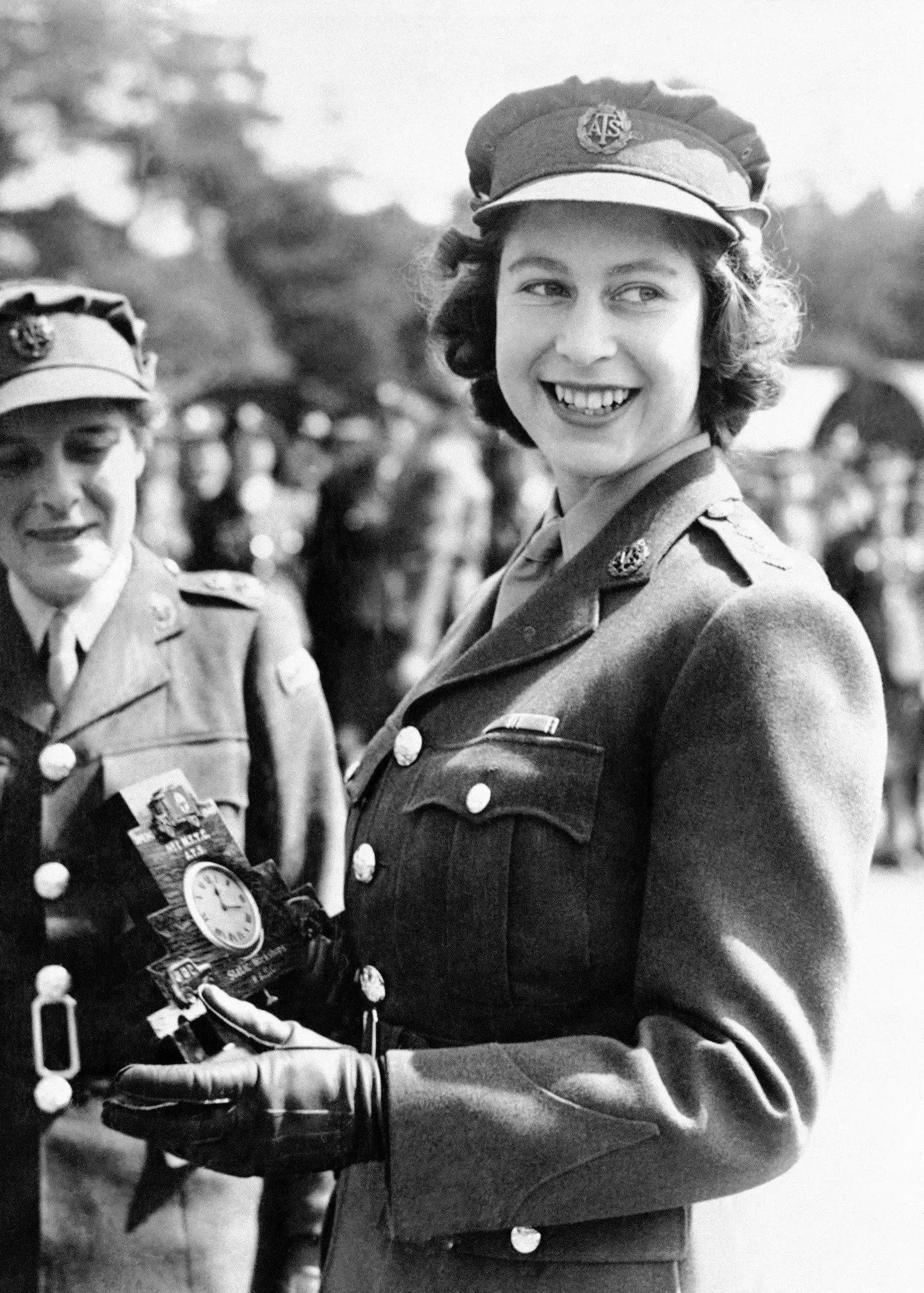 LONGSTANDING MONARCH AND WWII VETERAN QUEEN ELIZABETH II DIES AT 96 ...