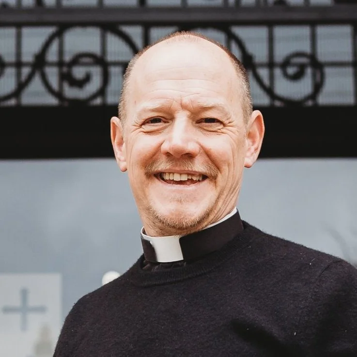 WHO'S WHO — Pip and Jims