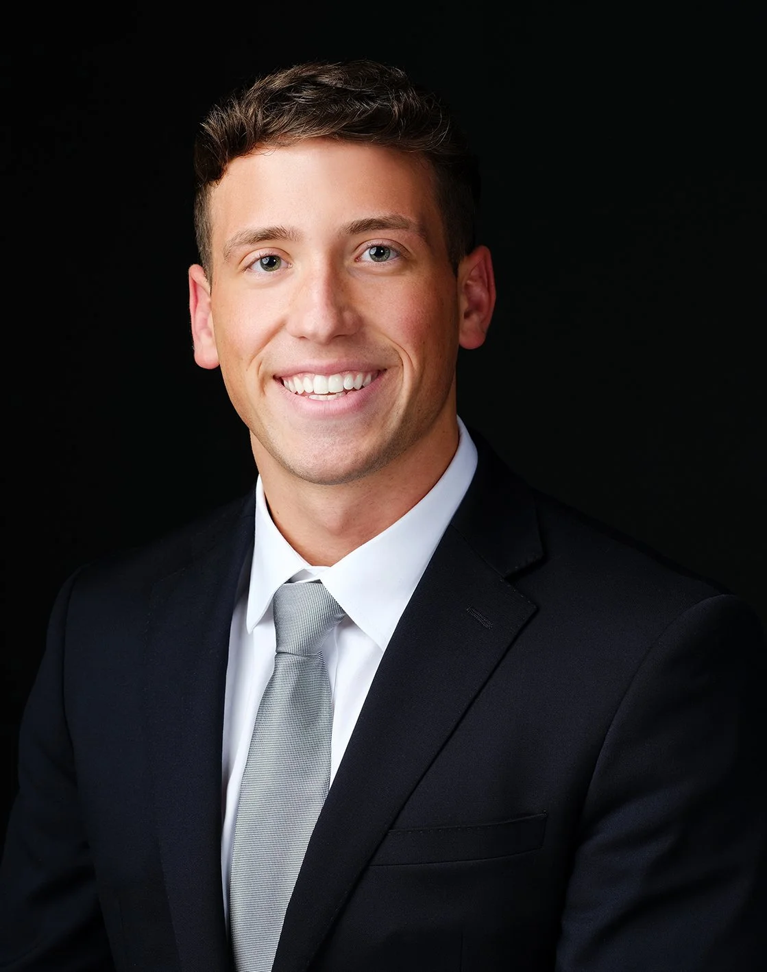 The Luna Group Platinum Advisors Brokerage