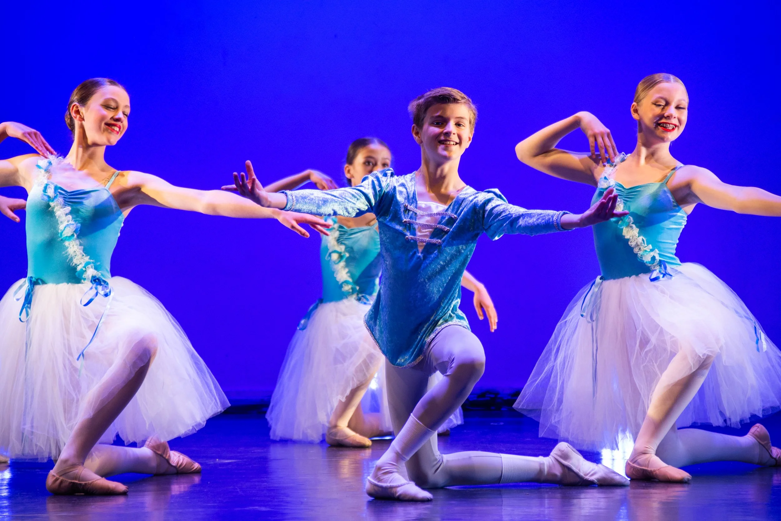 Dance lessons for children aged 9 to 12 — The South West School of Dance