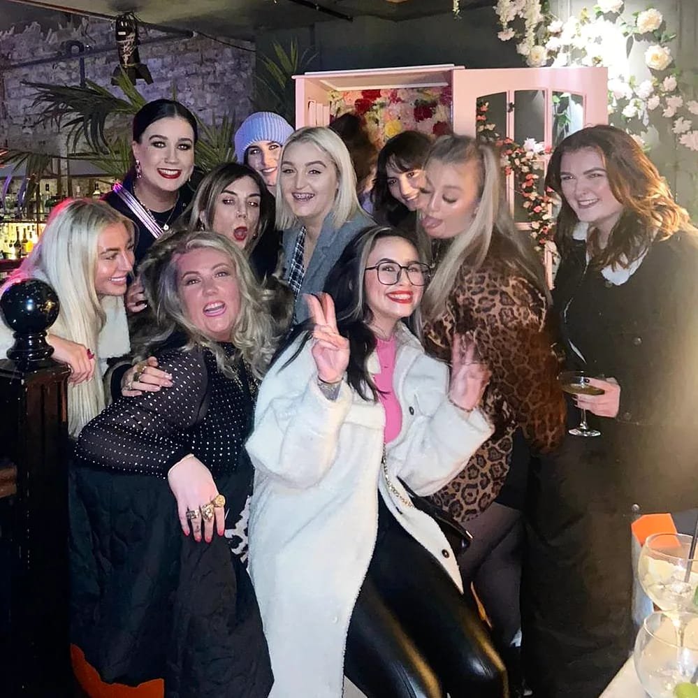 About 4 — Tropical Popical