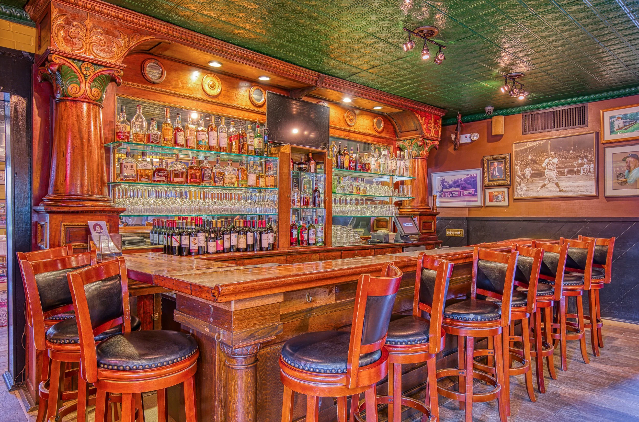 Frank's Restaurant & Bar — Franks and Franks Outback Restaurant