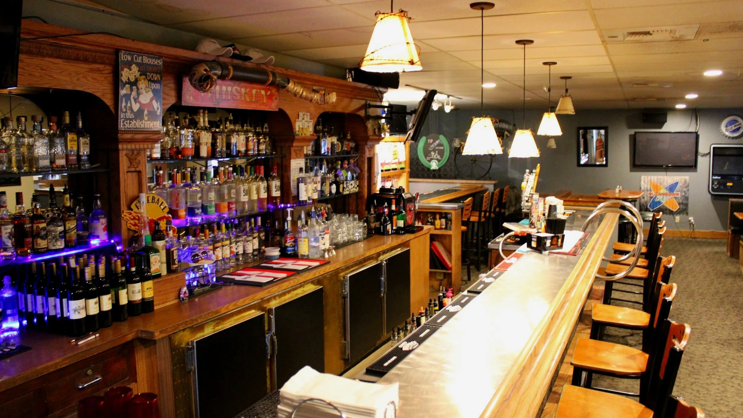 Loose Wolf Saloon — Sunset Café & Loose Wolf Saloon