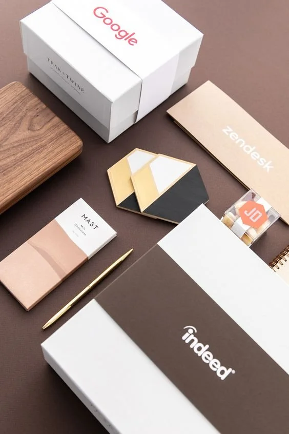 Elvermood. Welcome Pack para Empresas: La Guía con Ideas y Ejemplos 2026